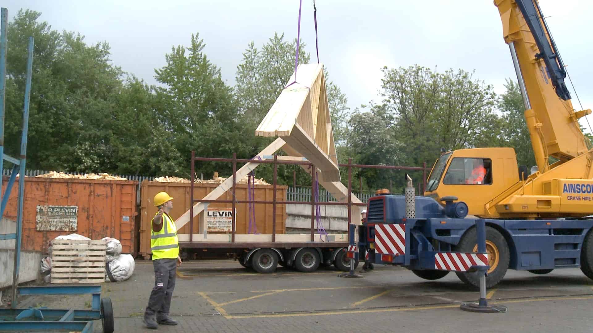 How to Safely Unload, Store and Install Roof Trusses | Pasquill